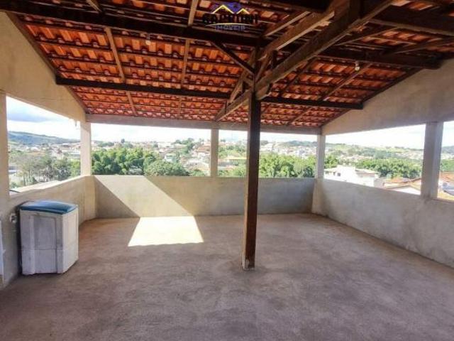 Oportunidade Rara em Passa Tempo: Casa com 5 Quartos, 2 Suítes e Cobertura com Vista Incrível