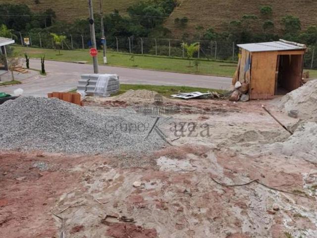 Oportunidade Terreno Condomínio Residencial Mantiqueira 347,42m²