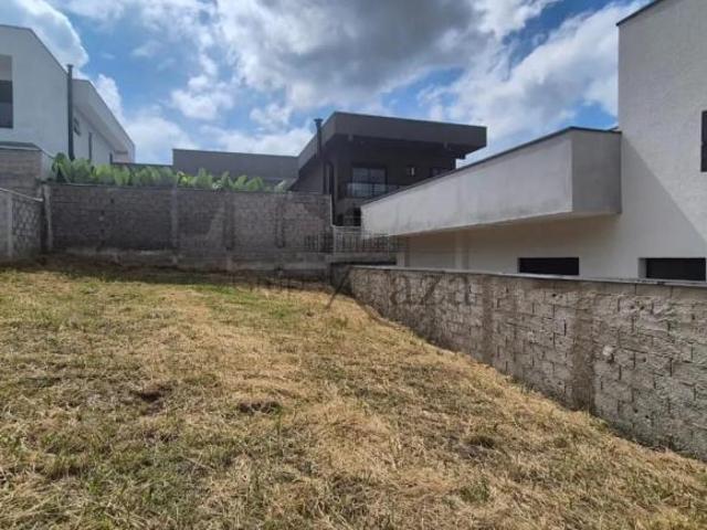 Oportunidade Terreno em Condomínio Malibu Residencial Caçapava 250m²