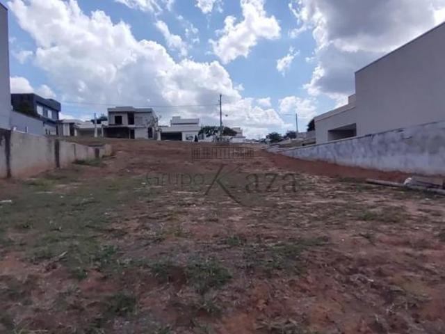 Oportunidade Terreno em Condomínio Condomínio Terras do Vale Caçapava 300m² Estuda Permuta