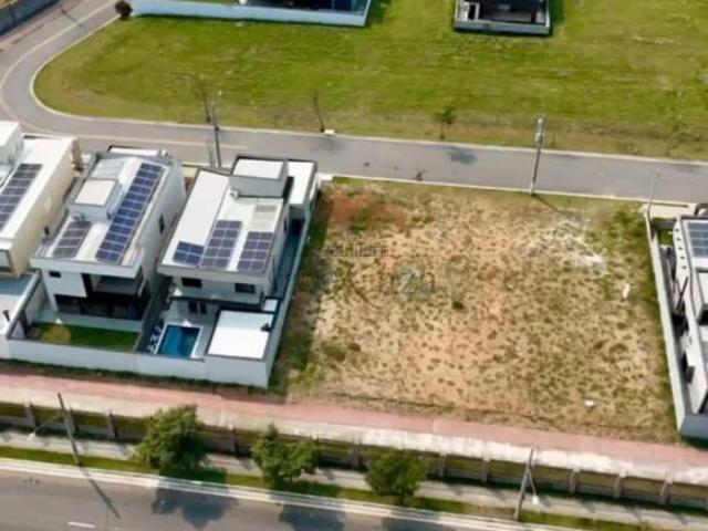 Oportunidade Terreno em Condomínio Reserva Aruanã Loteamento Floresta 275m²