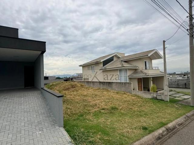 Oportunidade Terreno em Condomínio Residencial Malibu Caçapava 250m²