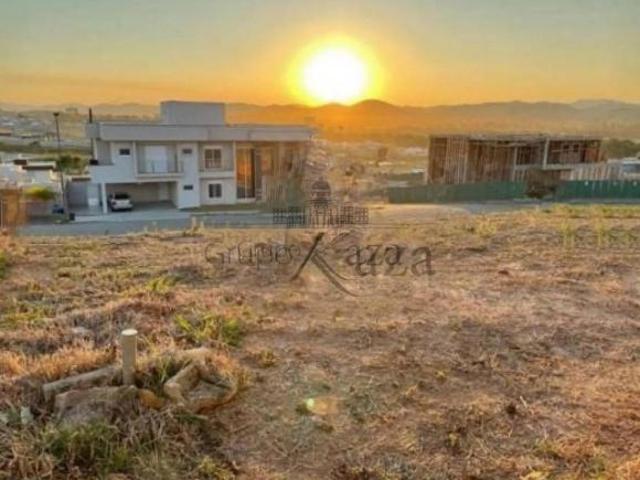 Oportunidade Terreno em Condomínio Urbanova Condomínio Colinas Paratehy Sul 800m²