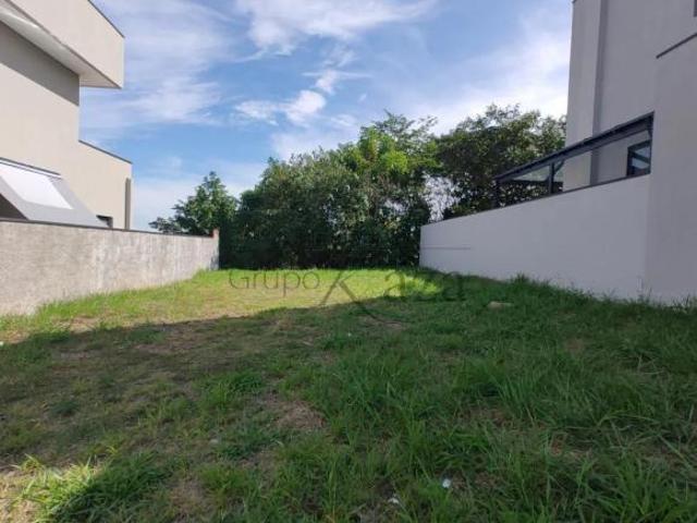 Oportunidade Terreno em Condomínio Vivva Residencial Clube Jacareí 250m²