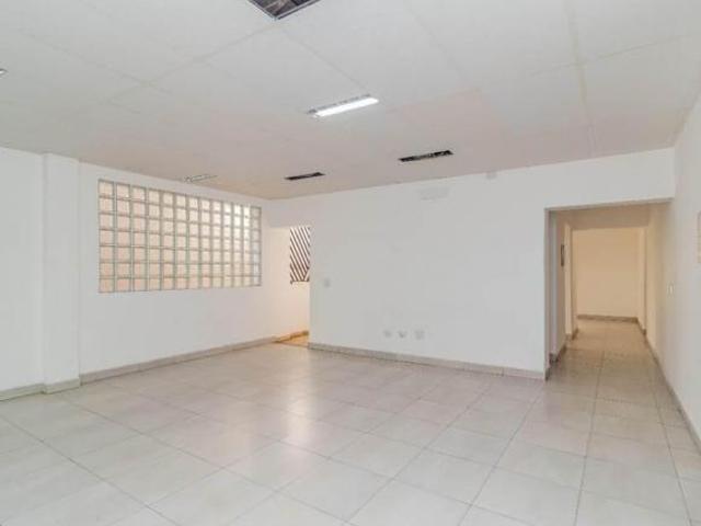 Oportunidade única: 3 casas à venda em conjunto ? ideal para investimento ou moradia ampliada!