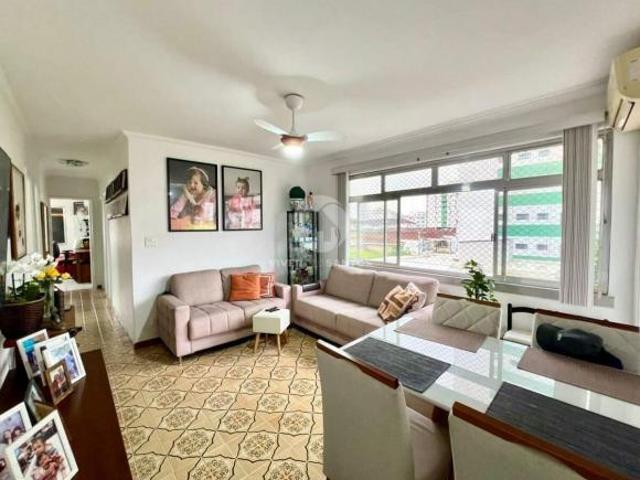 Oportunidade Única: 3 Quartos 1 Suíte, Varanda e 2 Vagas Box Fechado! Campo Grande em Santos