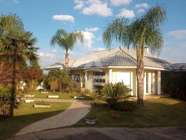 Oportunidade Única 4 suítes em generoso terreno de 1.700m²