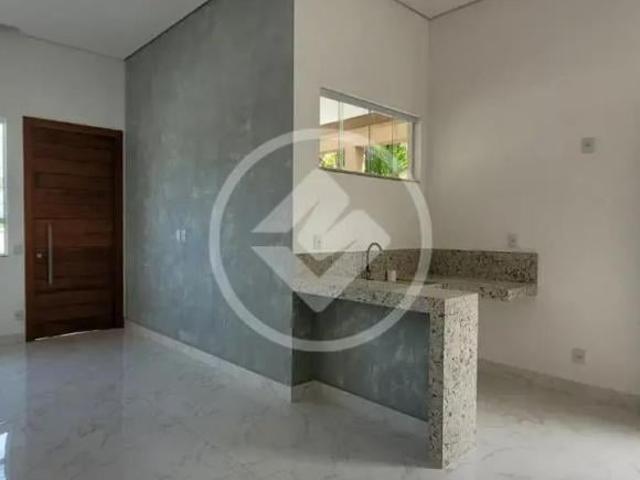 Oportunidade única Casa 03 quartos 01 suíte 02 vagas de garagem excelente localização Bair