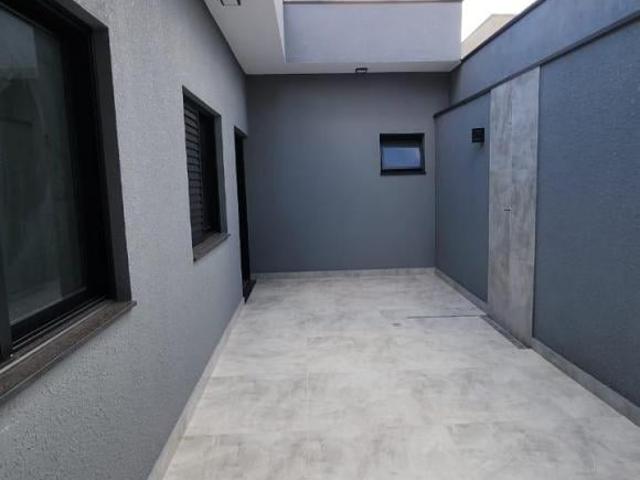 Oportunidade única: Casa térrea com 3 quartos sendo 1 suíte no Jardim Residencial Veneza em Indaiatu