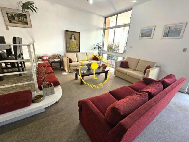 Oportunidade Única: Casa à venda no Jardim Leonor, preço abaixo do mercado!
