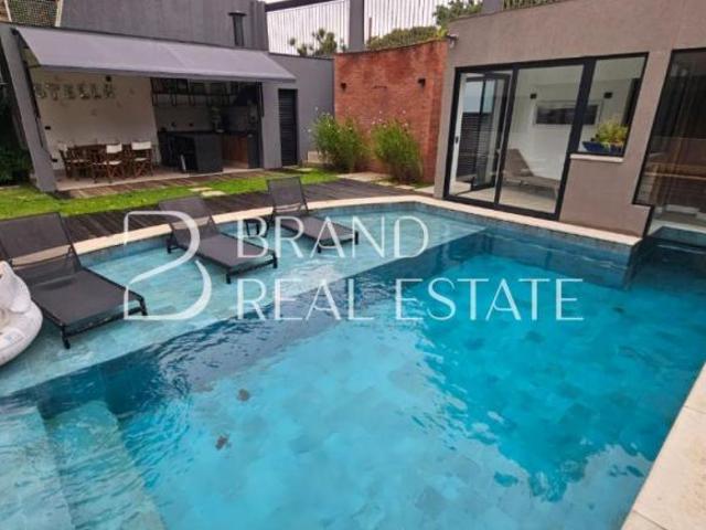 Oportunidade Única: Casa de Alto Padrão com 496m² no Alto de Pinheiros