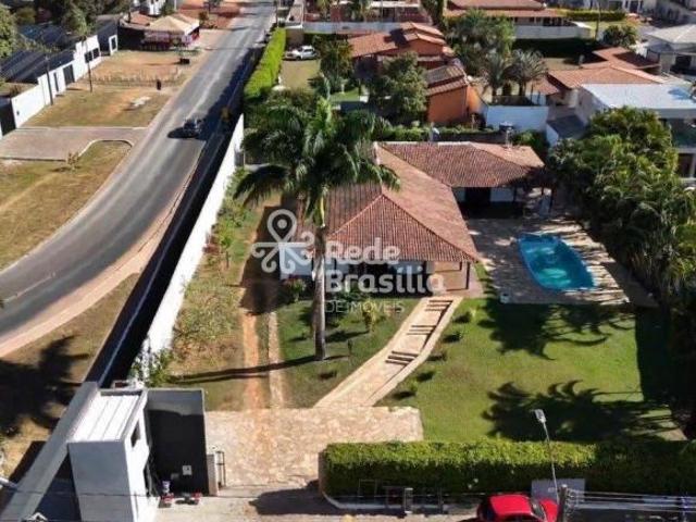 Oportunidade Única! Casa em arniqueiras Lote de 1.634,71 m² Frente à Pista