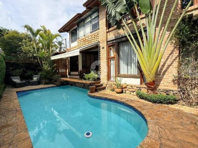 Oportunidade Única: Casa Espetacular em Alphaville