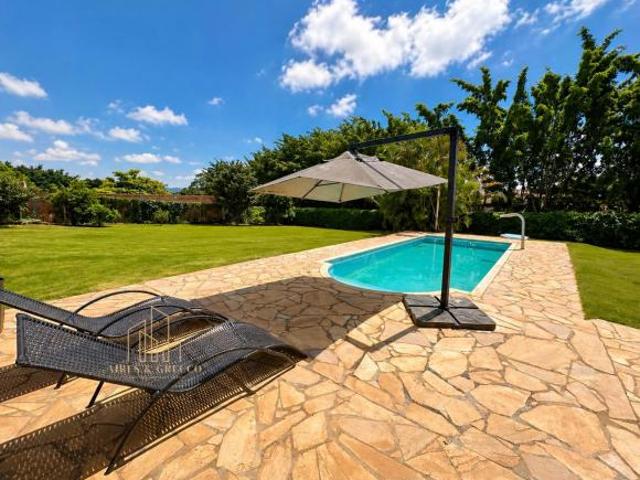 Oportunidade Única: Chácara Sofisticada com Piscina e Área Gourmet em Araçoiaba da Serra