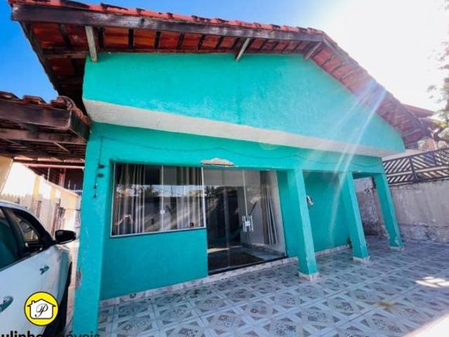 Oportunidade única, a 100 metros da praia de adquirir uma casa com muito potencial para reforma e de