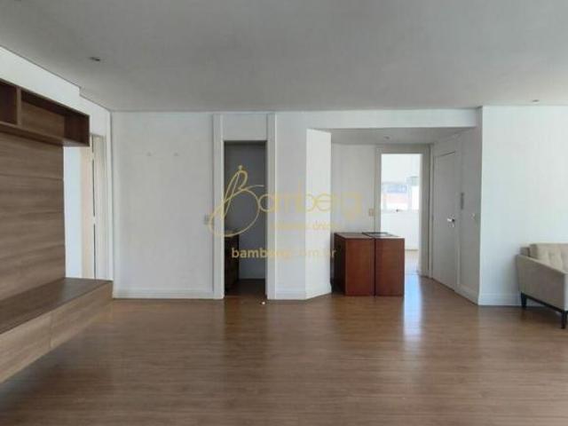 Oportunidade única, À venda! Apartamento de 199m² com 3 vagas!
