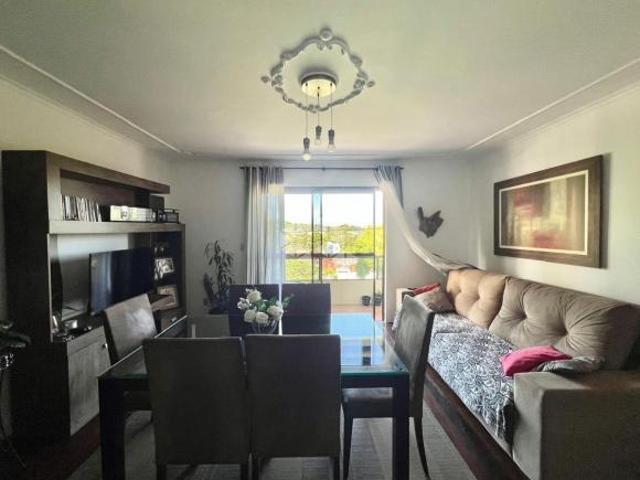 Oportunidade Única! Amplo Apartamento de 3 Dormitórios + Dependência Completa em Bairro Nobre