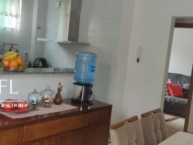 Oportunidade Única! Apartamento Espaçoso de 3 Quartos com Garagem e Varanda