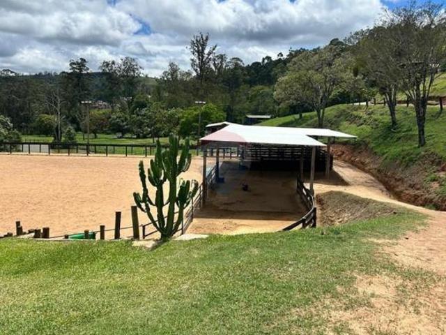 Oportunidade Única e Rara: 10 Alqueires com 36 Baias, 2 Pistas Oficiais e Estrutura Equestre Complet