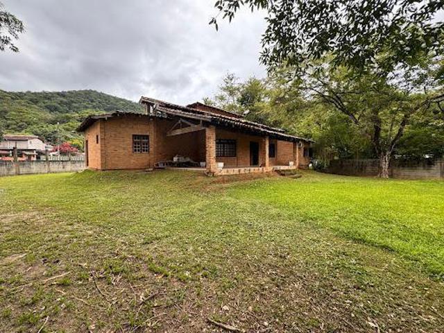 Oportunidade Única em Boiçucanga: Casa com Amplo Terreno de 1.646 m² e Grande Potencial de Valorizaç