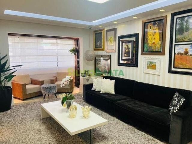 Oportunidade Única em Maringá: Apartamento de Luxo à Venda! Localização: Condomínio Edifício Beverl