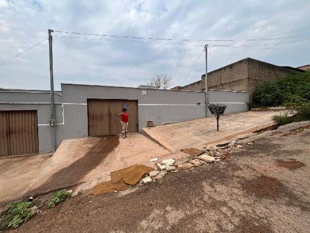 Oportunidade Única em SANTO ANTONIO DO DESCOBERTO GO | Tipo: Casa | Negociação: Venda Direta Online | Situação: Imóvel
