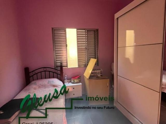 OPORTUNIDADE ÚNICA!INVISTA EM UM TERRENO COM 5 CASAS RESIDENCIAIS À VENDA, COM UMA RENDA ESTIMADA EM