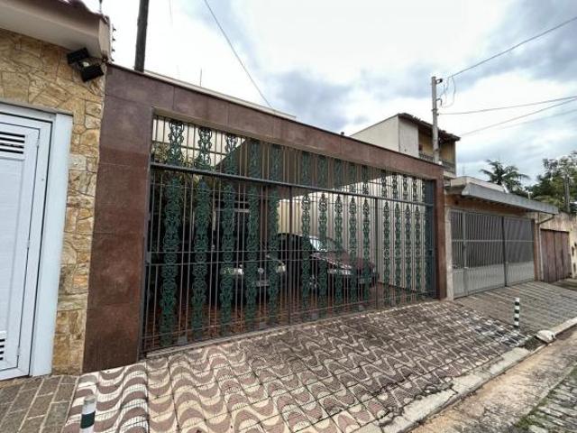 Oportunidade Única Linda Casa em Bosque da Saúde com 218 m²!