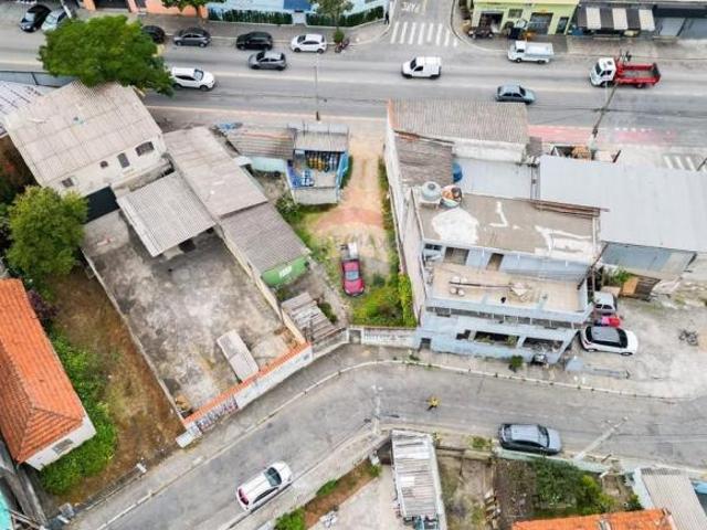 Oportunidade Única no Imirim: Terreno Espaçoso com Casa nos Fundos e Fundação Pronta!