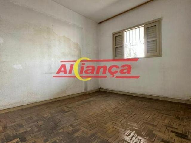 Oportunidade Única no Jardim Paraventi: Casa Térrea com Conforto e Praticidade!