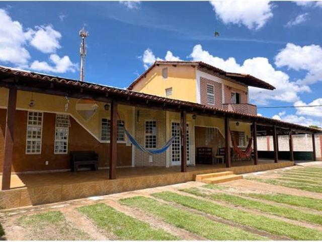 Oportunidade Única no SHA: Imóvel Comercial/Residencial em Lote de Esquina de 1.000m²