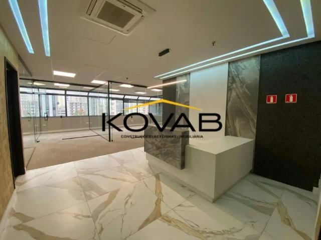 Oportunidade Única na Berrini: Conjunto Comercial Exclusivo 200m²