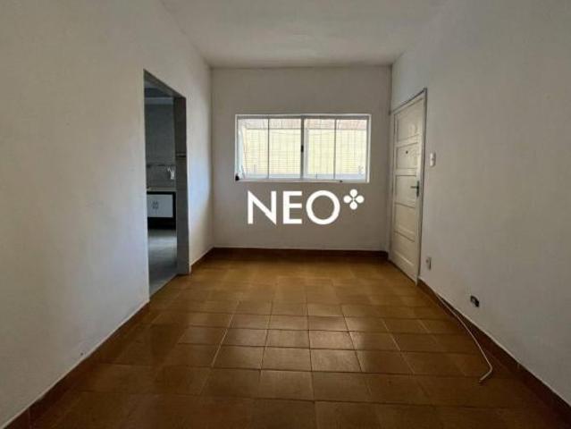 Oportunidade Única na Vila Matias: Apartamento Aconchegante de 2 Dormitórios!