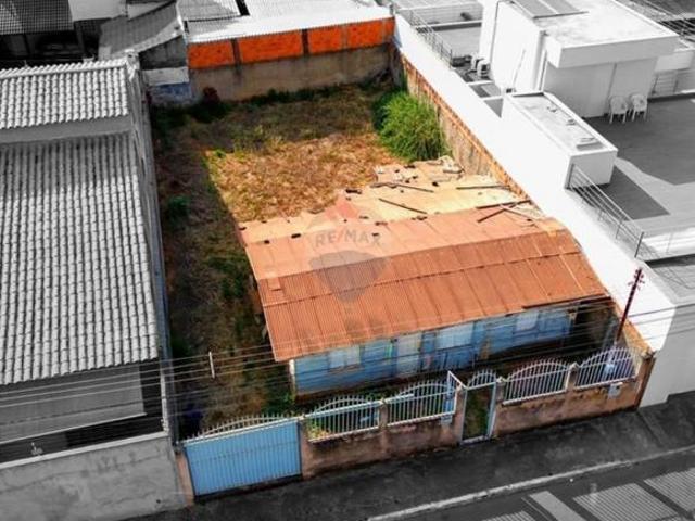 Oportunidade Única na Vila Planalto Lote totalmente plano e Regularizado de 320m². ACEITA FINANCIAME