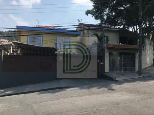 Oportunidade única! Sobrado isolado com 5 dormitórios, 6 vagas