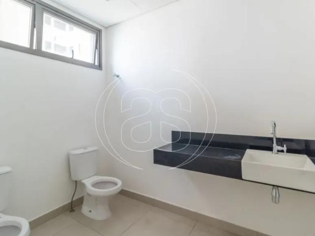 Oportunidade Única: Sala Comercial de 450m² com 5 Vagas em Indianópolis!