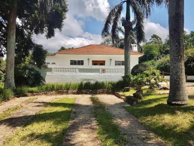 Oportunidade única: Sitio de 45.000m² com 8 quartos, 3 salas e 5 vagas de garagem em Cabreúva SP, ba