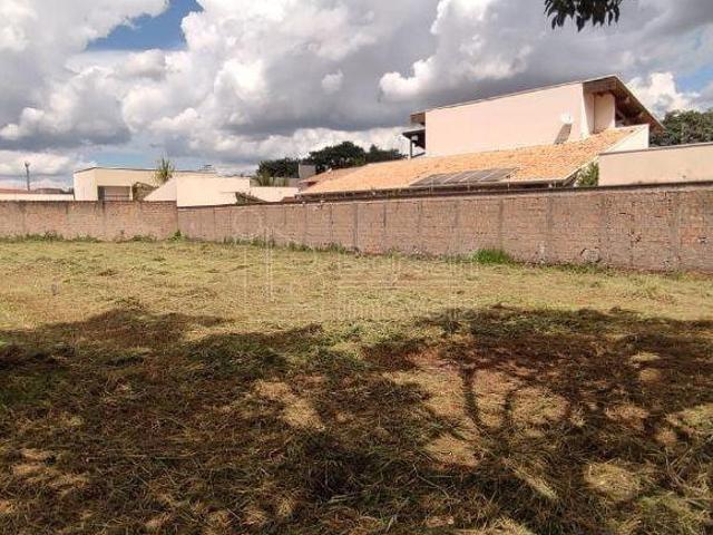 Oportunidade unica! Terreno a venda no bairro Cidade Jardim em Araraquara