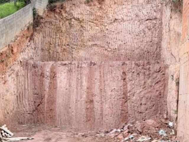 Oportunidade única: Terreno à venda em Santana de Parnaíba SP, com 132,00 m² de área!