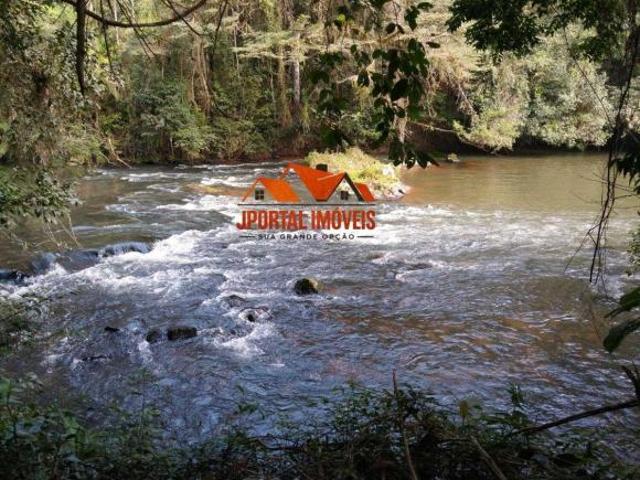 Oportunidade Única! Terreno com Rio e Acesso à Cachoeira