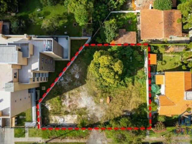 Oportunidade Única: Terreno Plano ZR3 na Rua Nunes Machado, Curitiba!