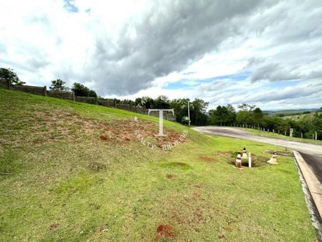OPORTUNIDADE ÚNICA Terreno próximo a área de lazer. Condomínio Fazenda Dona Carolina Itatiba S
