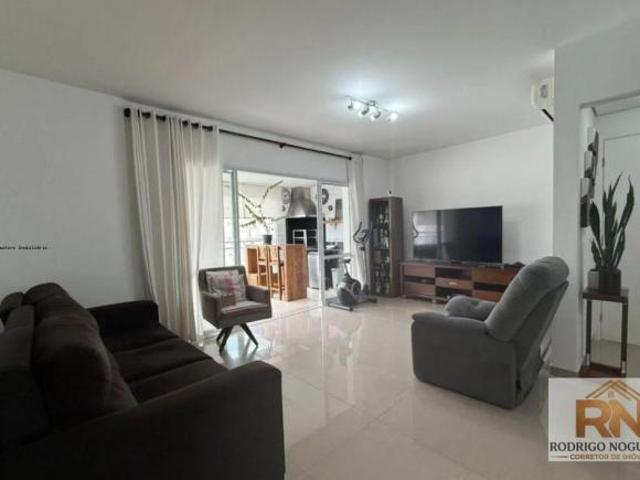 OPORTUNIDADE! VENDA RÁPIDA e URGENTE 148m², 3 vagas, varanda gourmet, 4 dorms