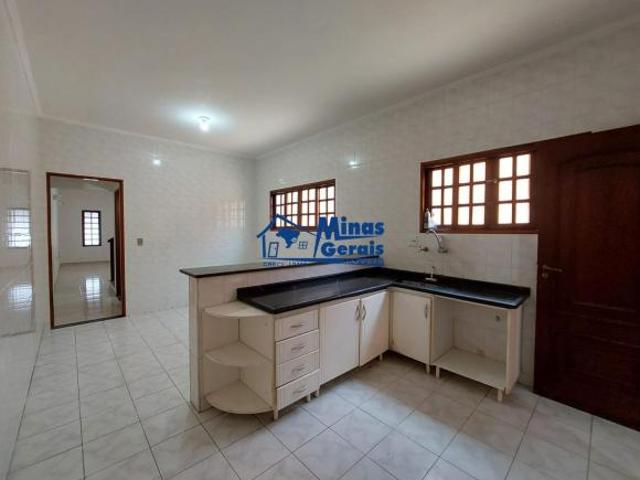 Oportunidade Zona Sul SJC Sobrado 3 Dorms com Permuta Aceita, 115m²