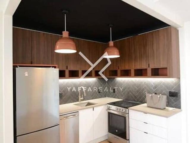 Open Bedroom in 3 bed 2 bath apt in Bedstuy