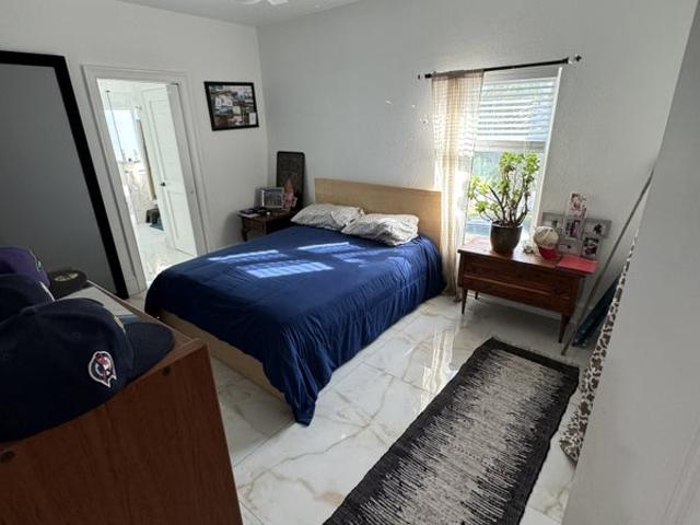 Open Bedrooms In Luxury Home Near Golf Course