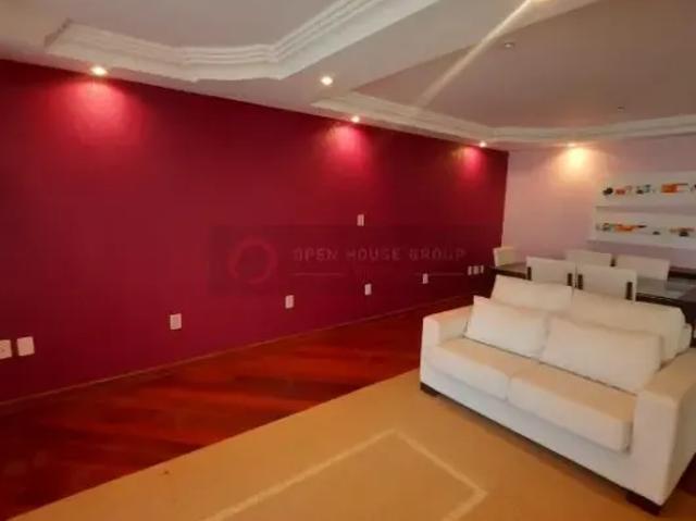 Open House vende Casa triplex com 5 quartos na Avenida Central, próximo de todo comércio