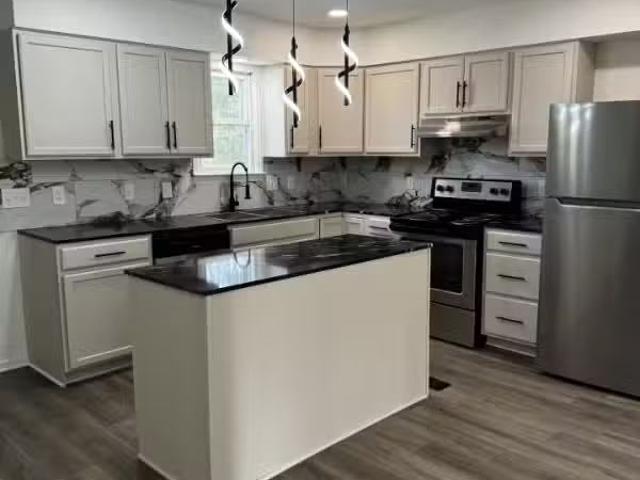 Open House 9/21/24 1pm 4pm Renovated 3BD, 2BA, SFH 1512 SQFT 2.