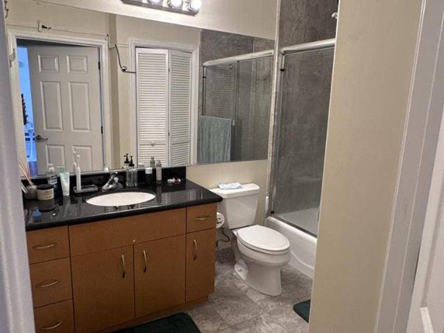 Open room in 2b2b apartment