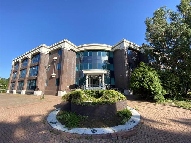 Opladen Way, Bracknell, Berkshire, RG12 1 bed apartment to rent £1,050 pcm £242 pw